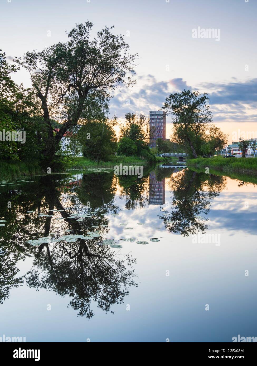 Reflection in river hi-res stock photography and images - Alamy