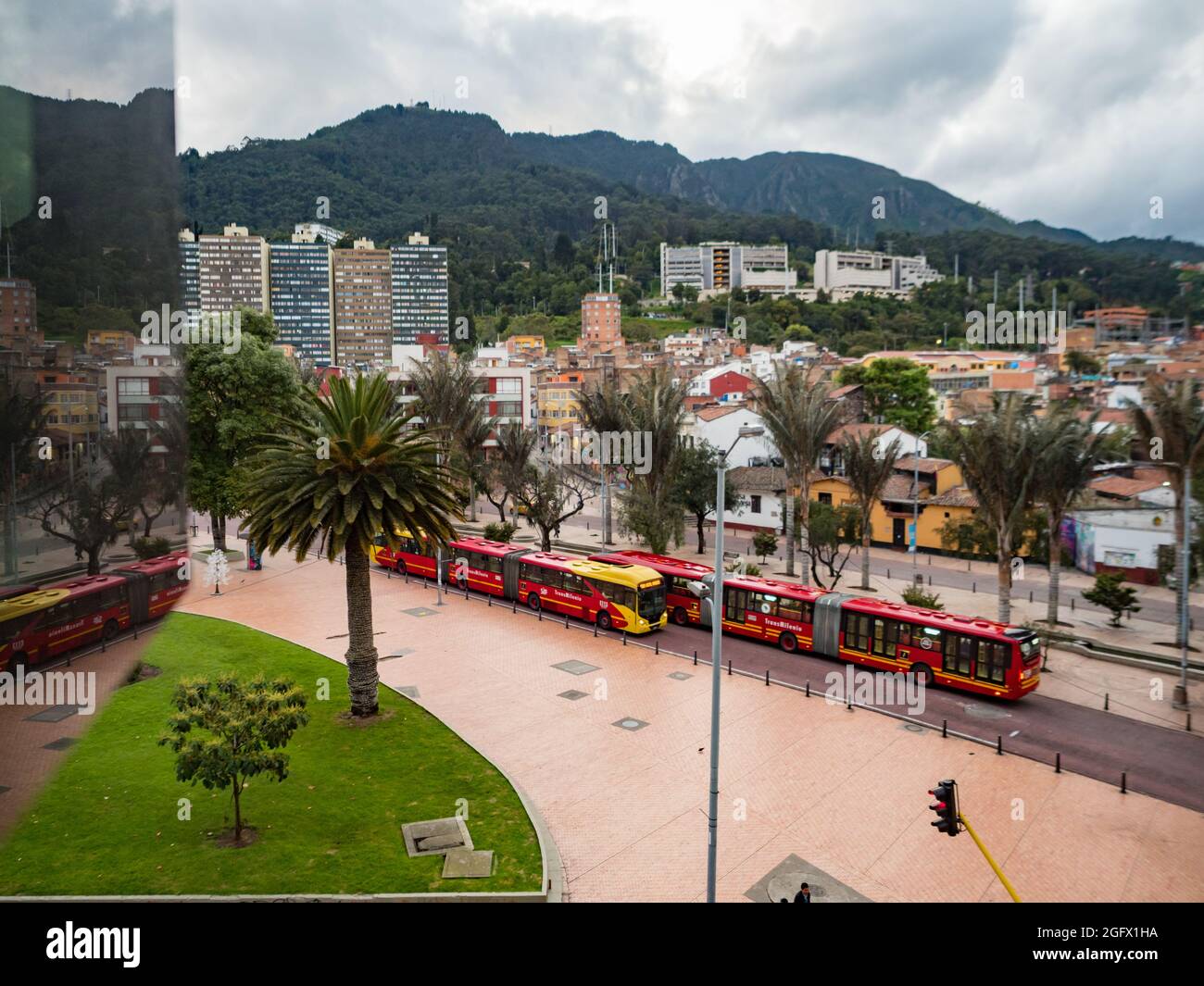 Estatua de simon bolivar hi-res stock photography and images - Alamy