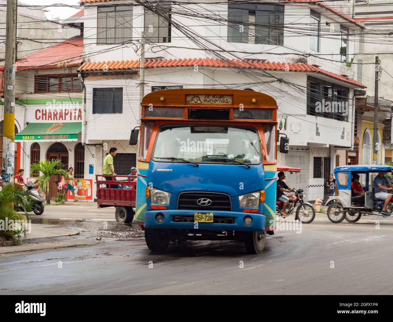 Small buses hi-res stock photography and images - Alamy