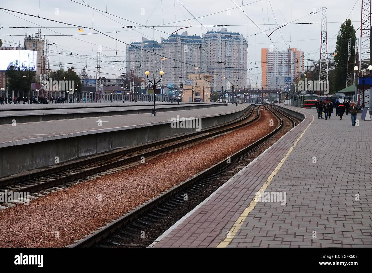 Modern railway station Stock Photo - Alamy