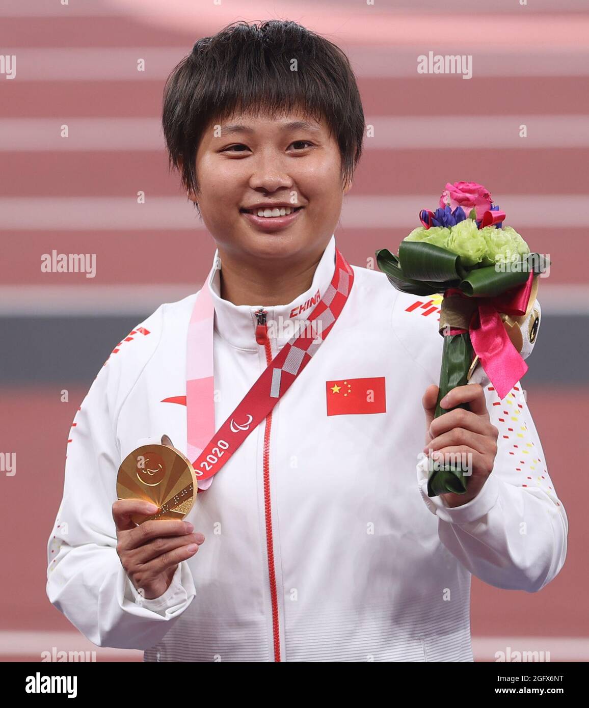 Tokyo, Japan. 27th Aug, 2021. Zhou Xia of China reacts during the medal ...