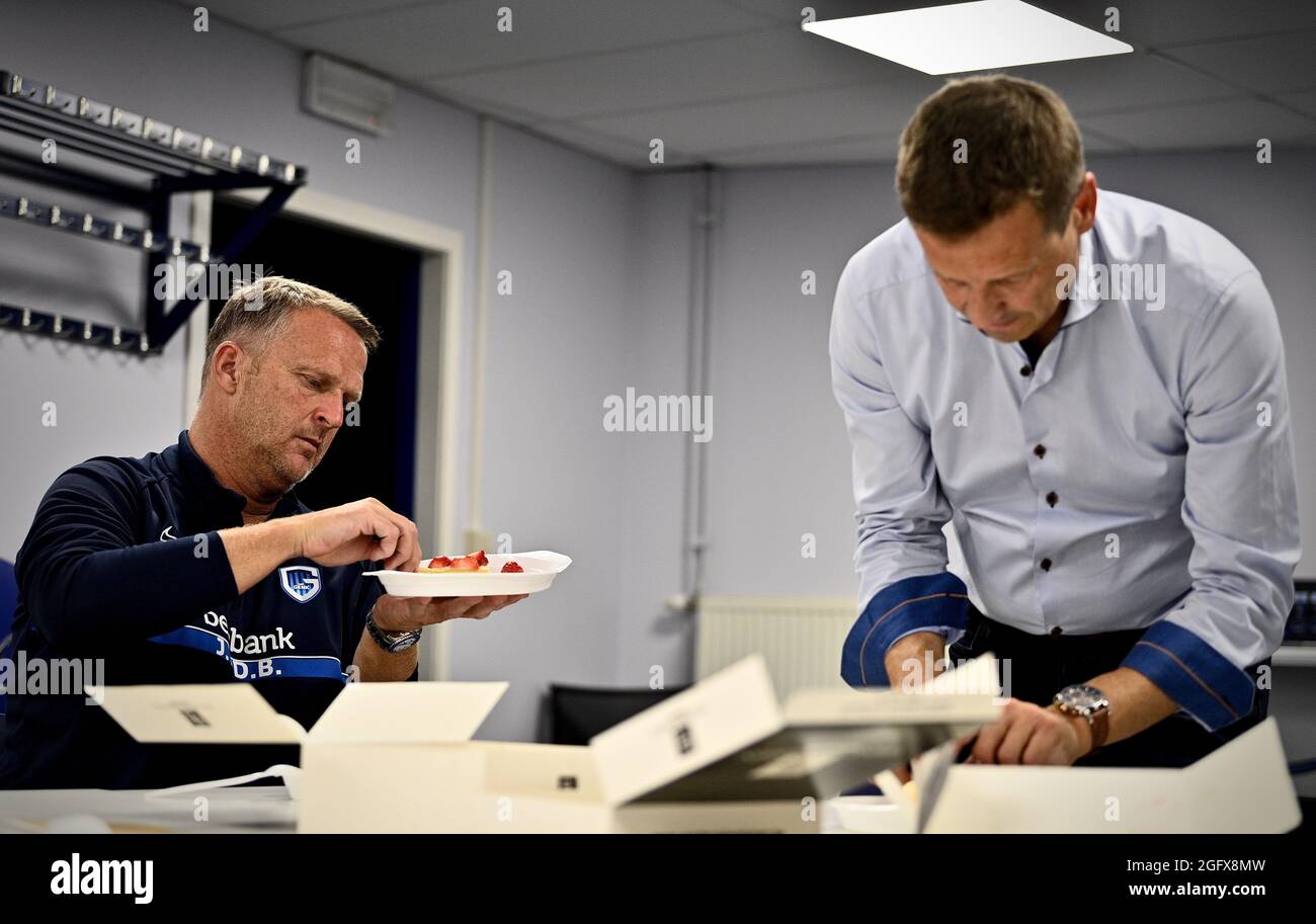 Football birthday cake hi-res stock photography and images - Alamy