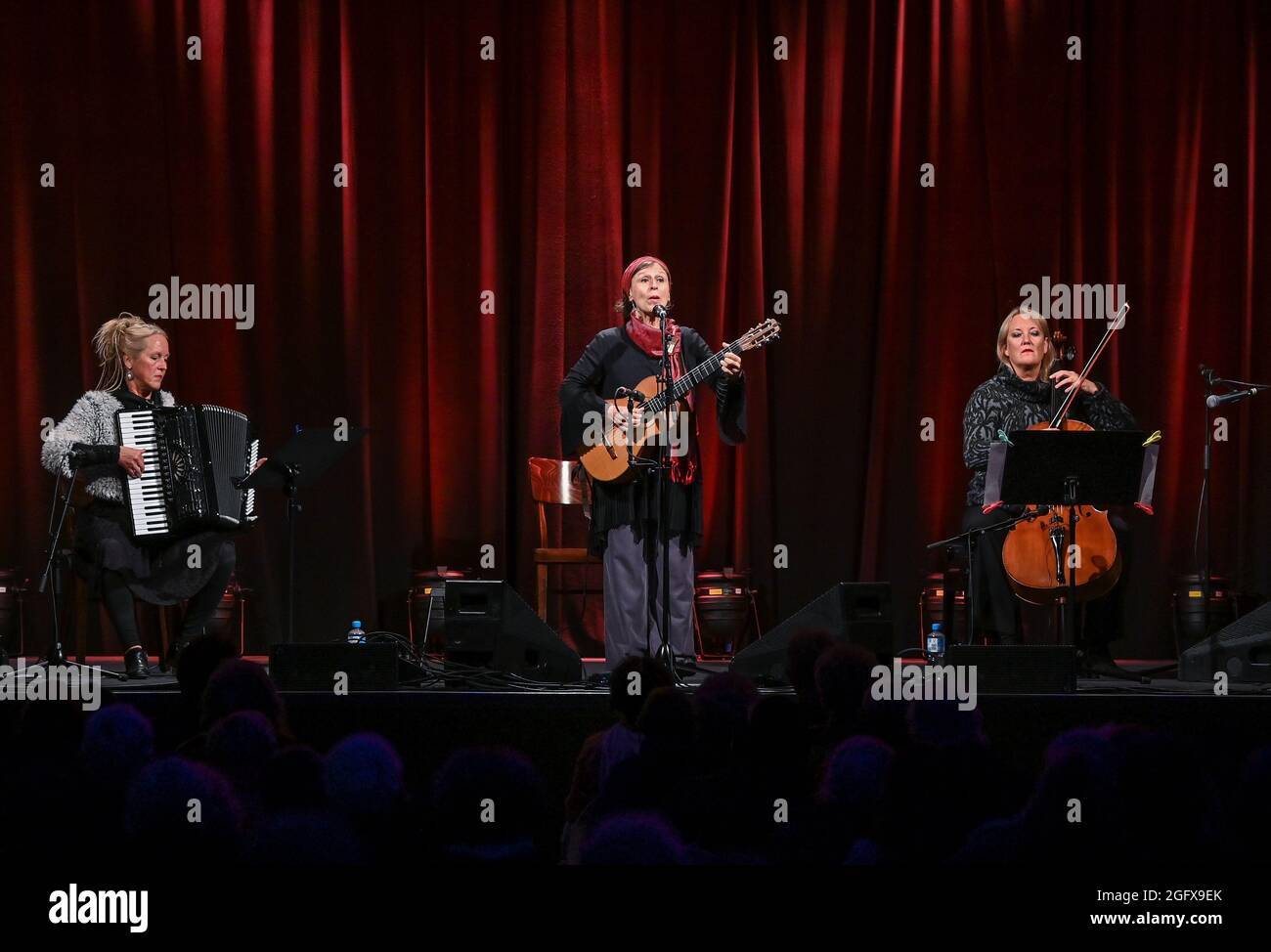 Neuhardenberg, Germany. 26th Aug, 2021. Etta Scollo (m), Italian singer ...