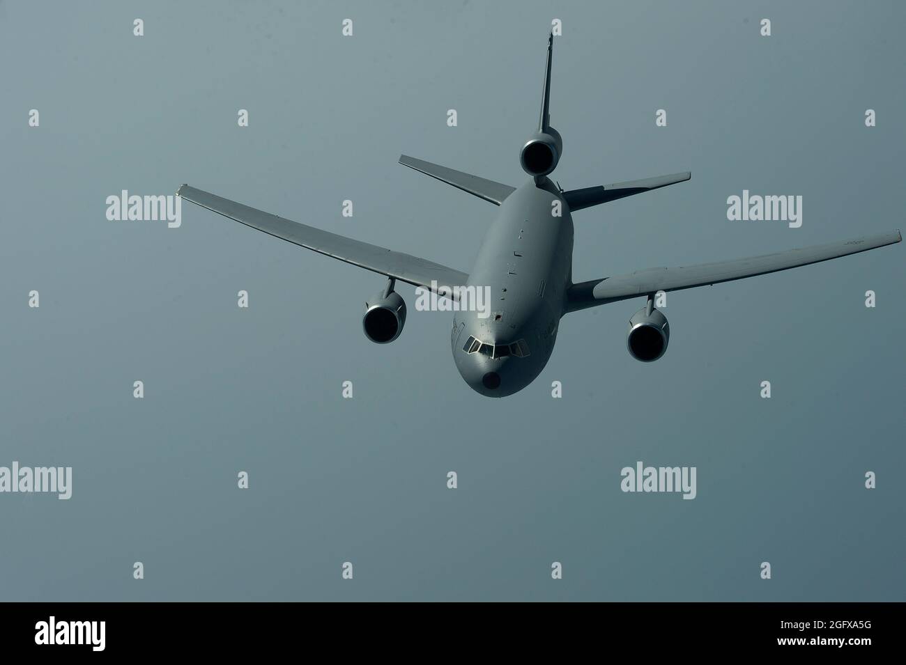 Us military kc 10 extender tanker hi-res stock photography and images ...