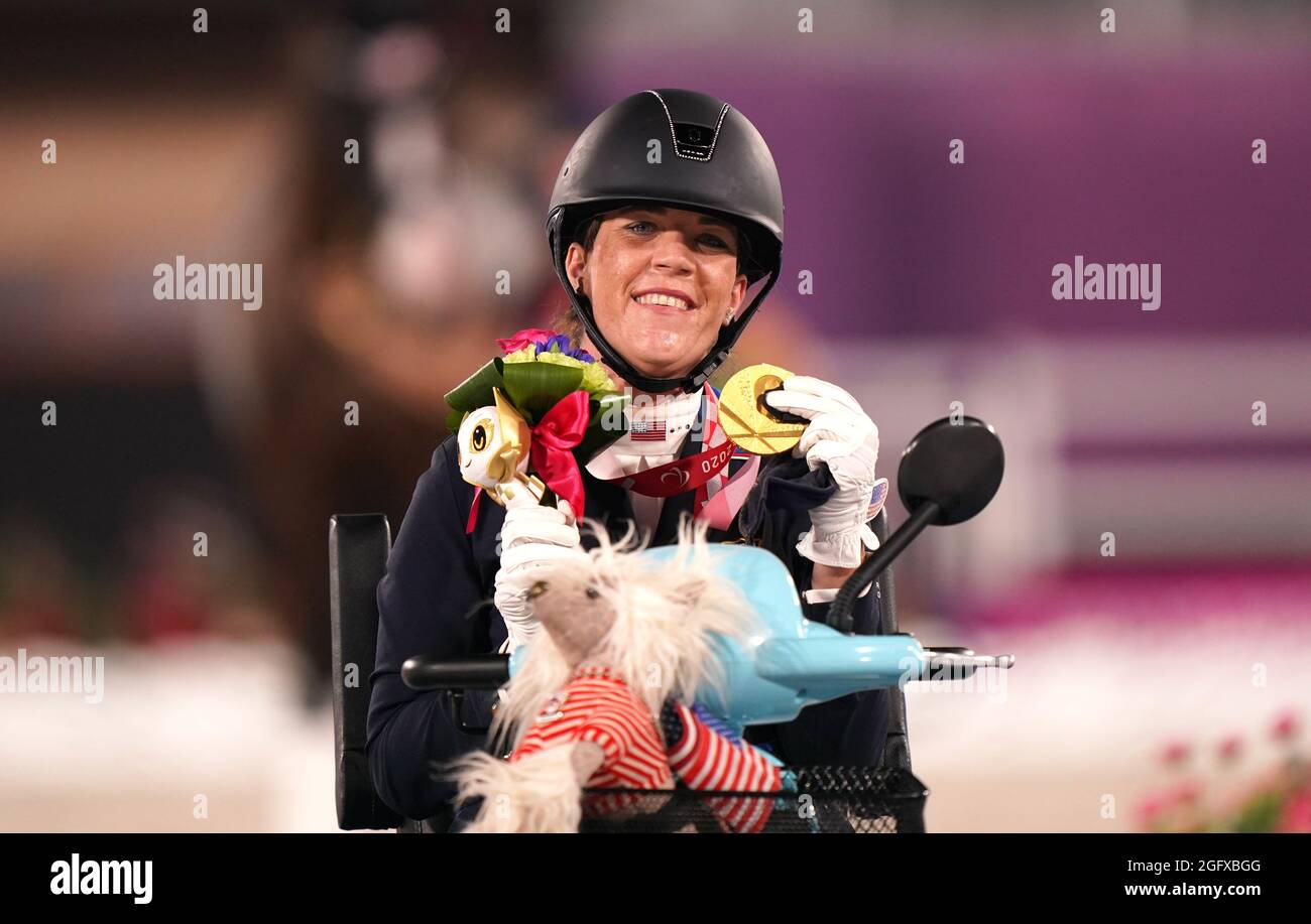 USA's Roxanne Trunnell poses with her gold medal on the podium after ...