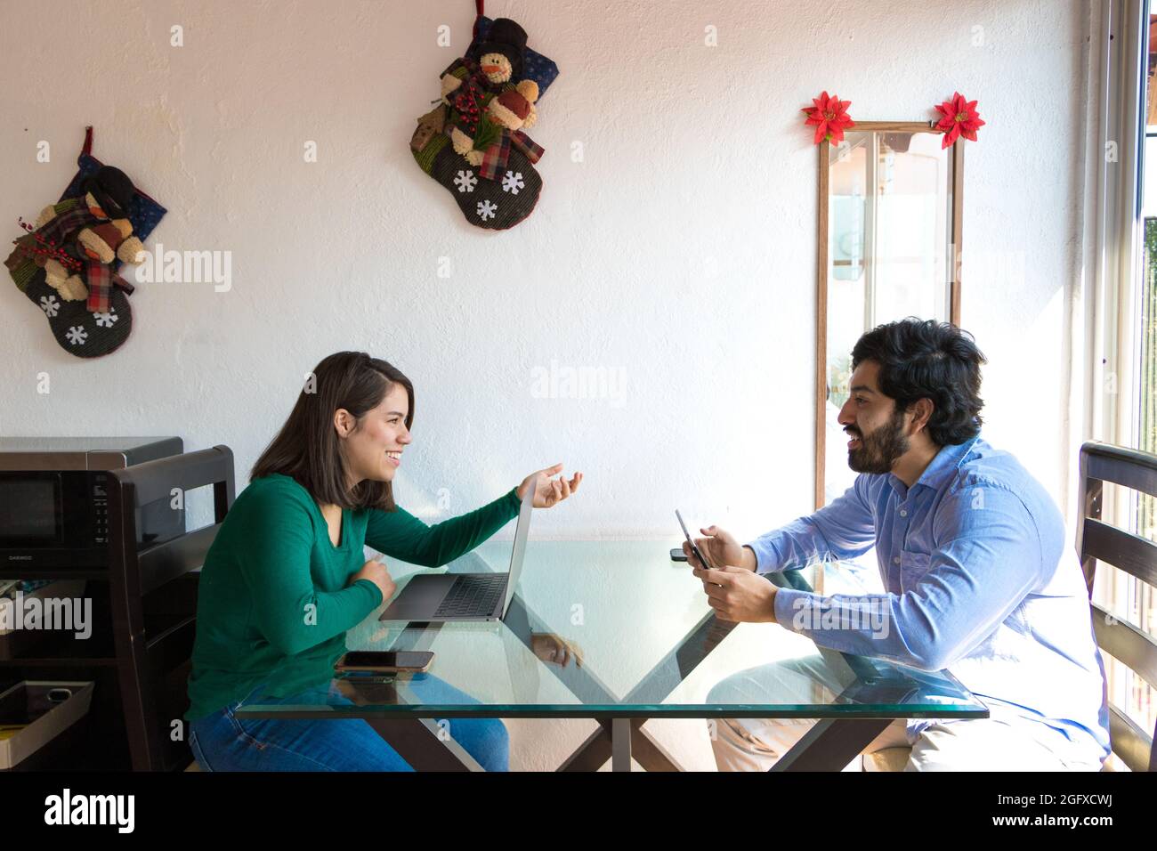 People Chatting Around A Table High Resolution Stock Photography and ...