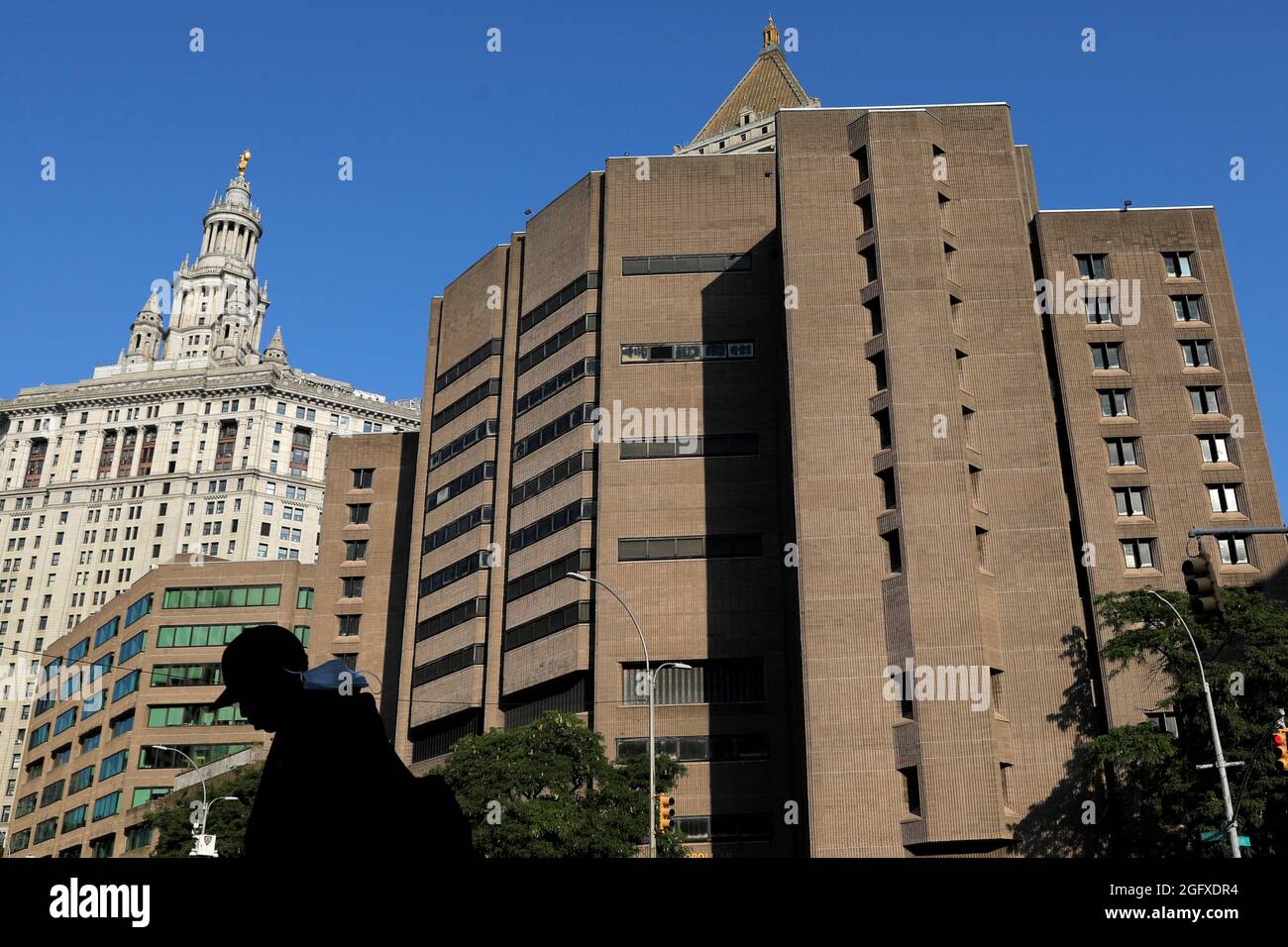 Metropolitan correctional center hi-res stock photography and images ...