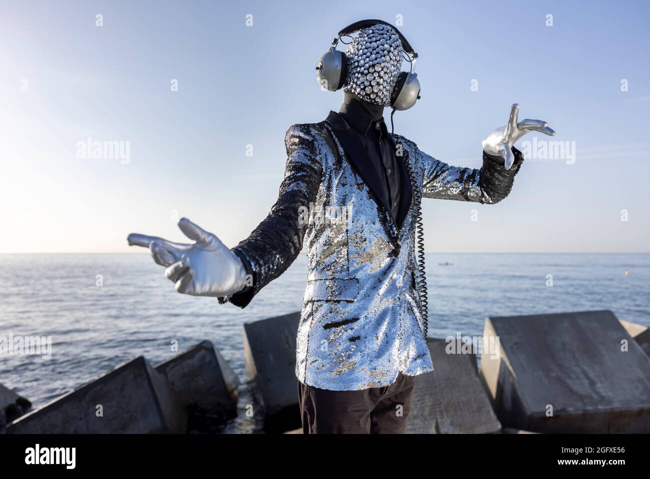 Disco ball 1970s hi-res stock photography and images - Alamy