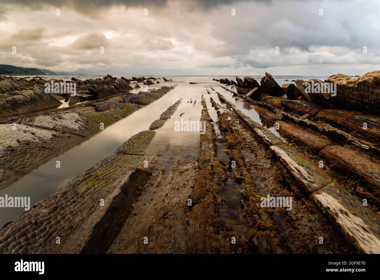 Flysch in basque country coast Stock Photo - Alamy