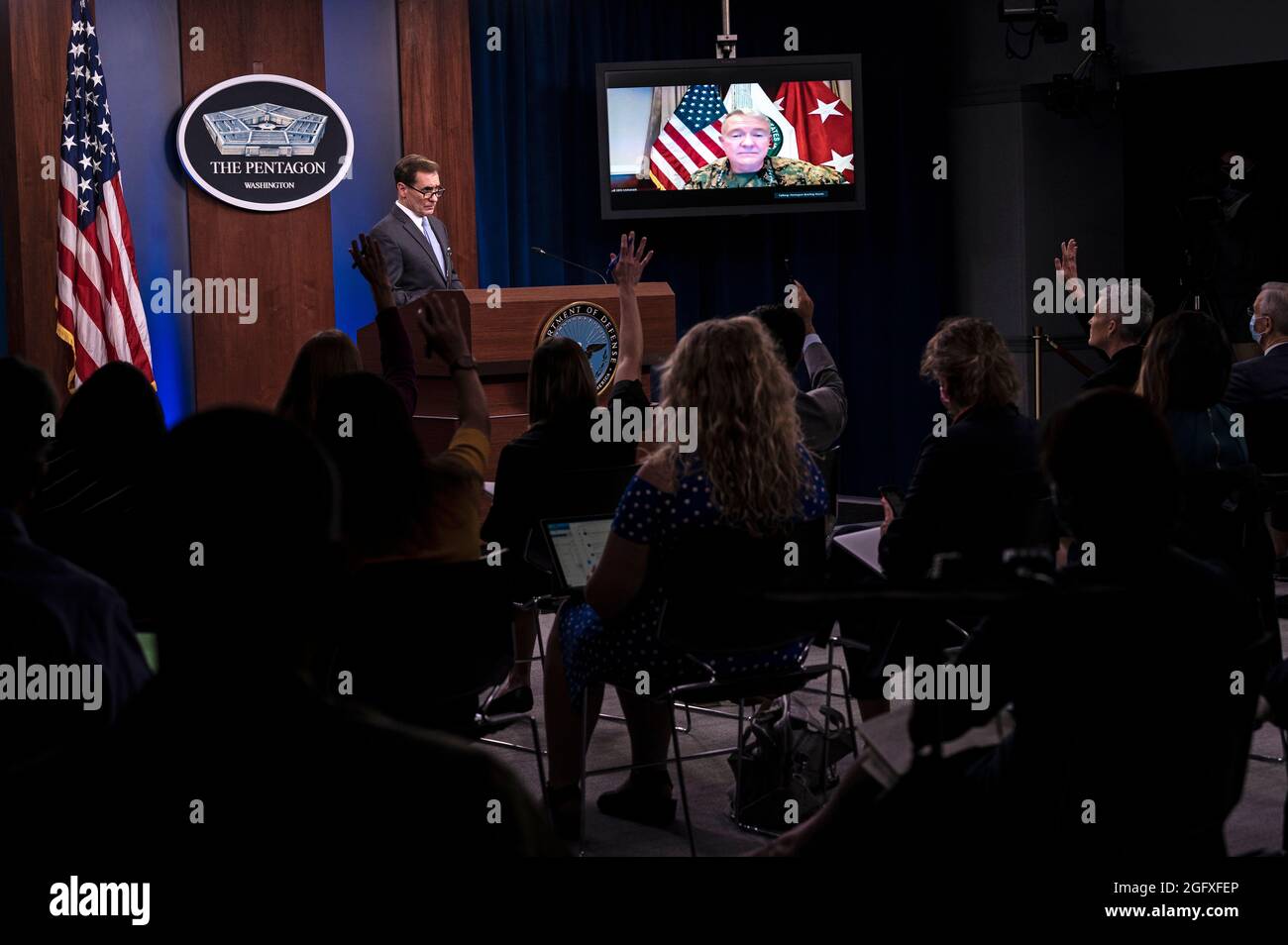 American military press corps hi-res stock photography and images - Alamy