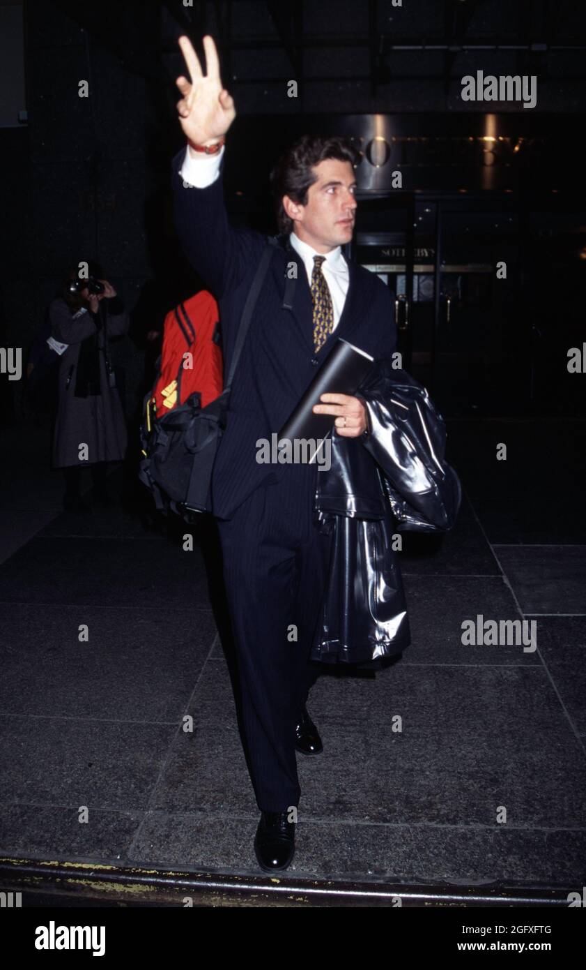 John kennedy jr 1996 hi-res stock photography and images - Alamy