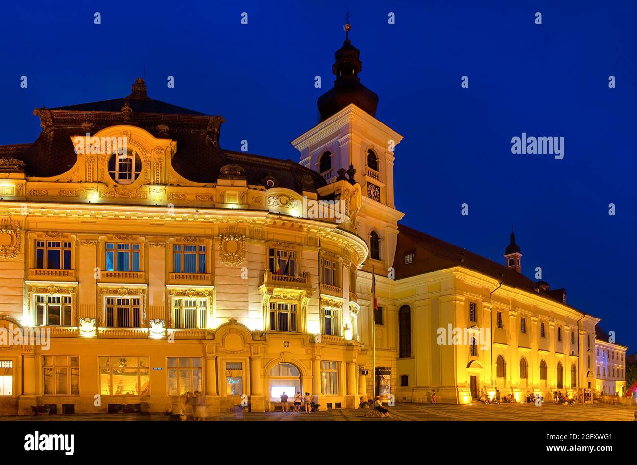 Piata Mare (Big Square) in Sibiu, Transylvania by night Stock Photo - Alamy