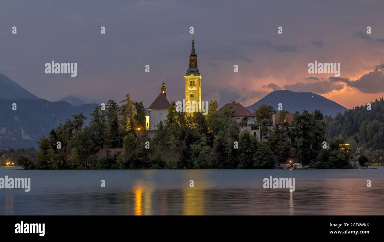Lake Bled with St Mary's church and Julian Alps mountains in backdrop ...