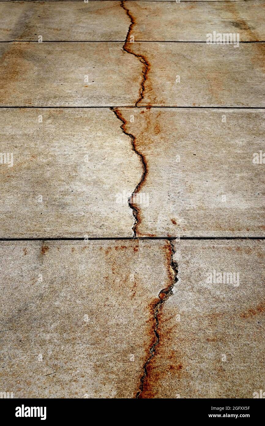 Texture damaged concrete deep hi-res stock photography and images - Alamy