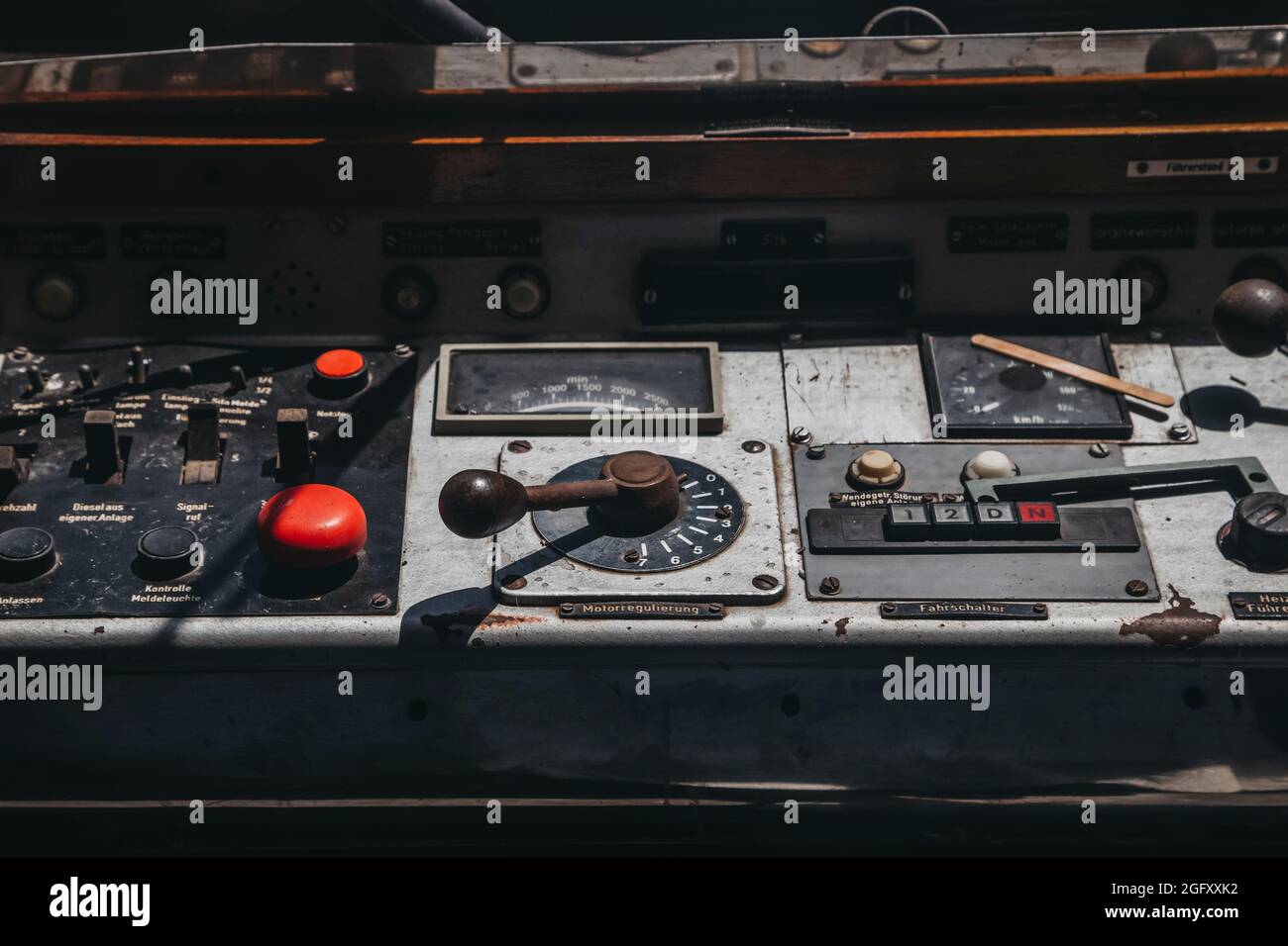 Abandoned railway equipment hi-res stock photography and images - Alamy