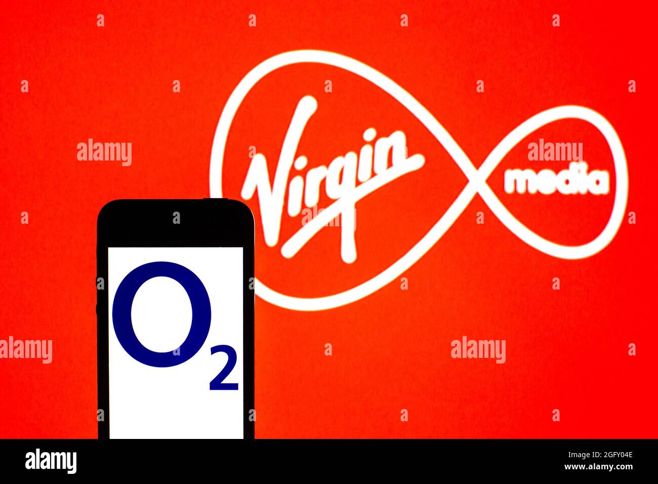 O2 logo hi-res stock photography and images - Alamy