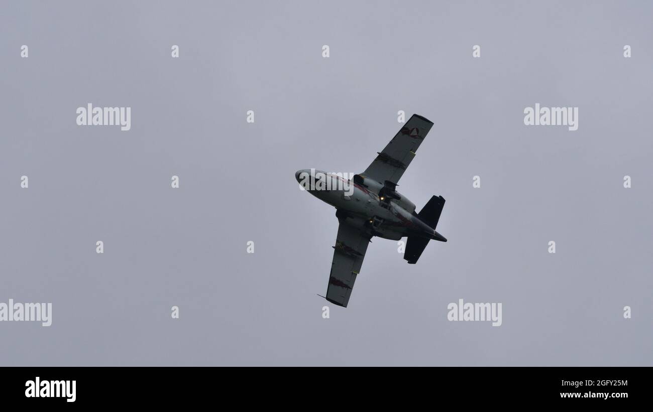 Grey aircraft hi-res stock photography and images - Alamy