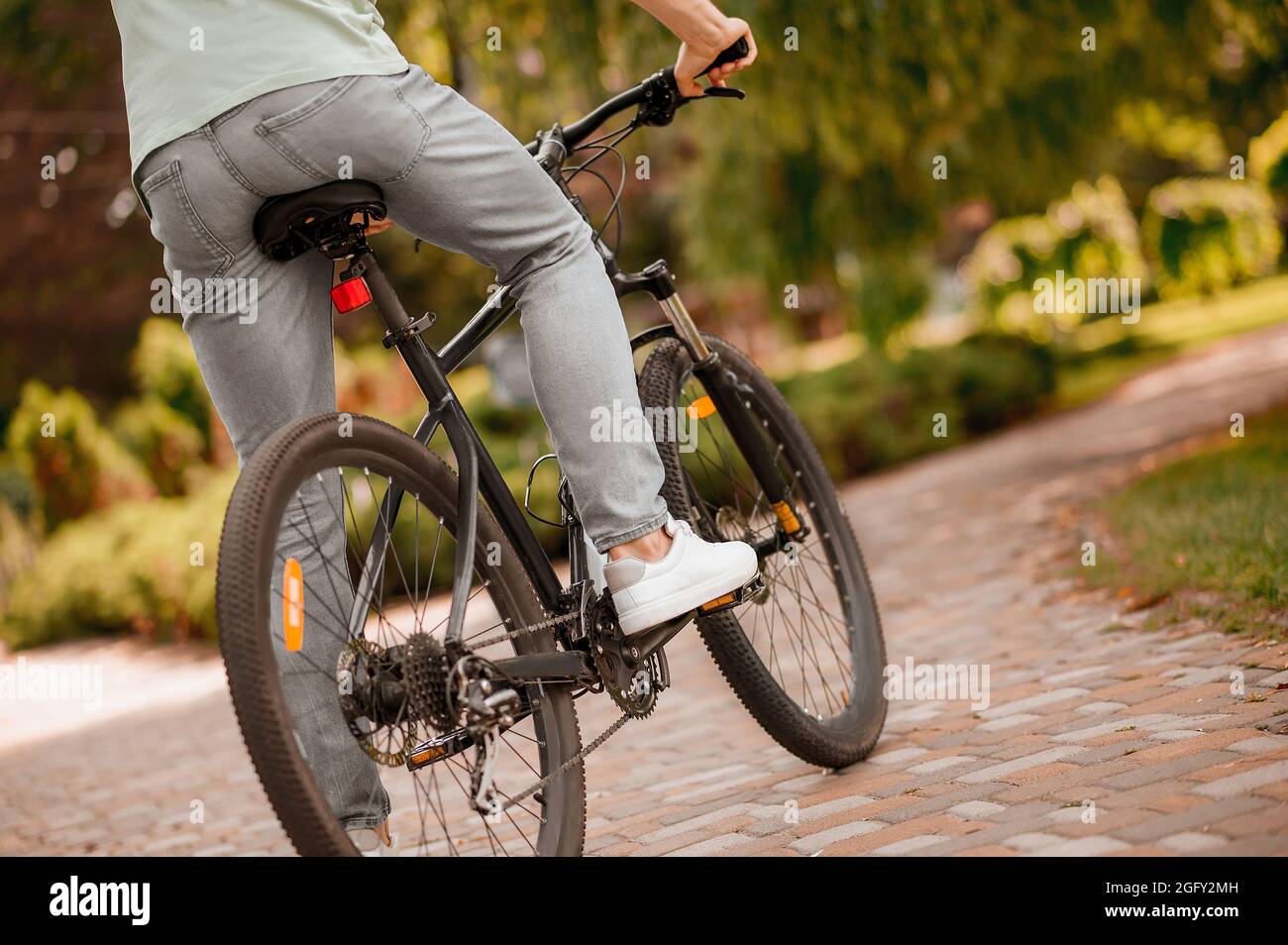 Adult rider hi-res stock photography and images - Alamy