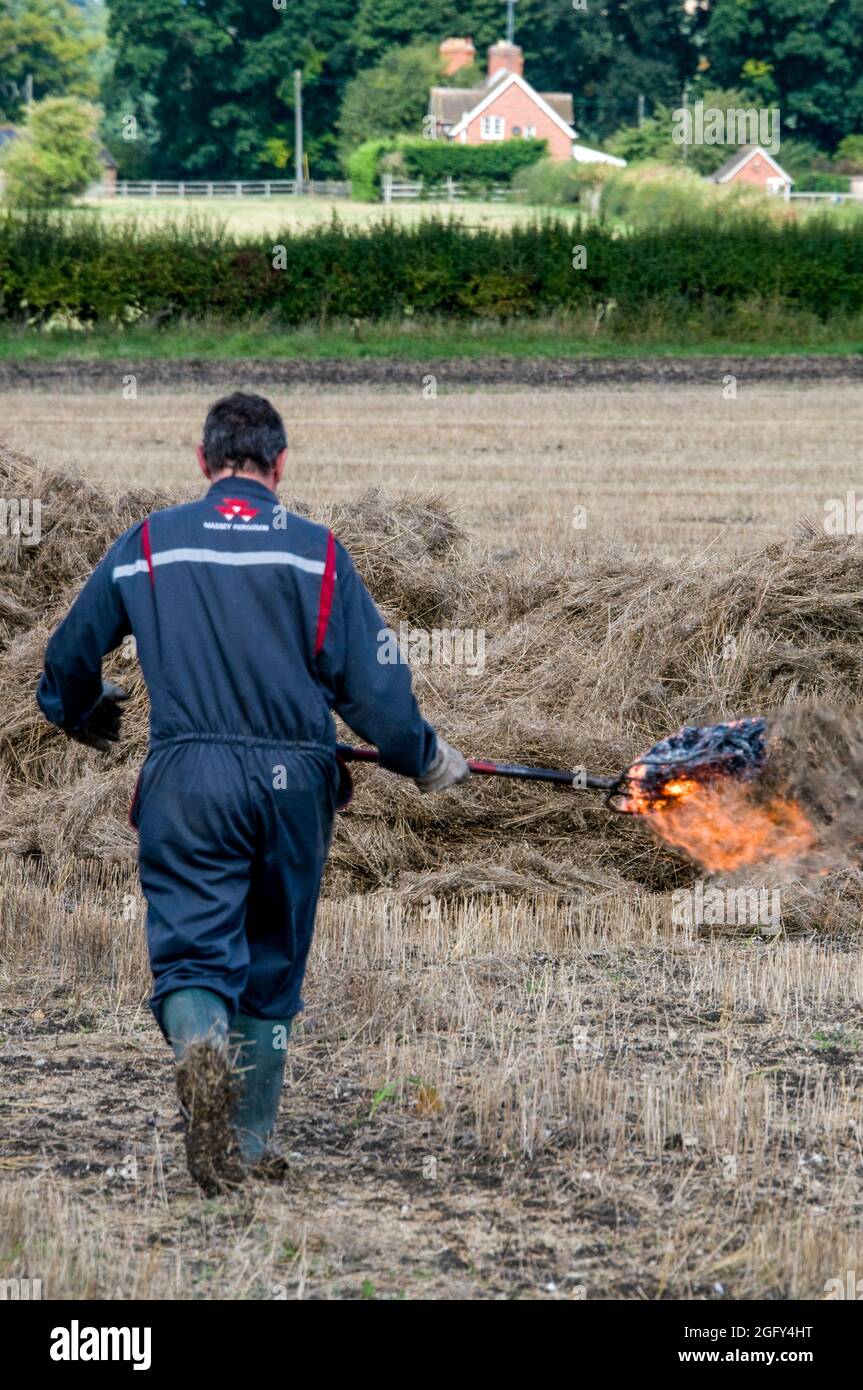 Hay burning hi-res stock photography and images - Alamy
