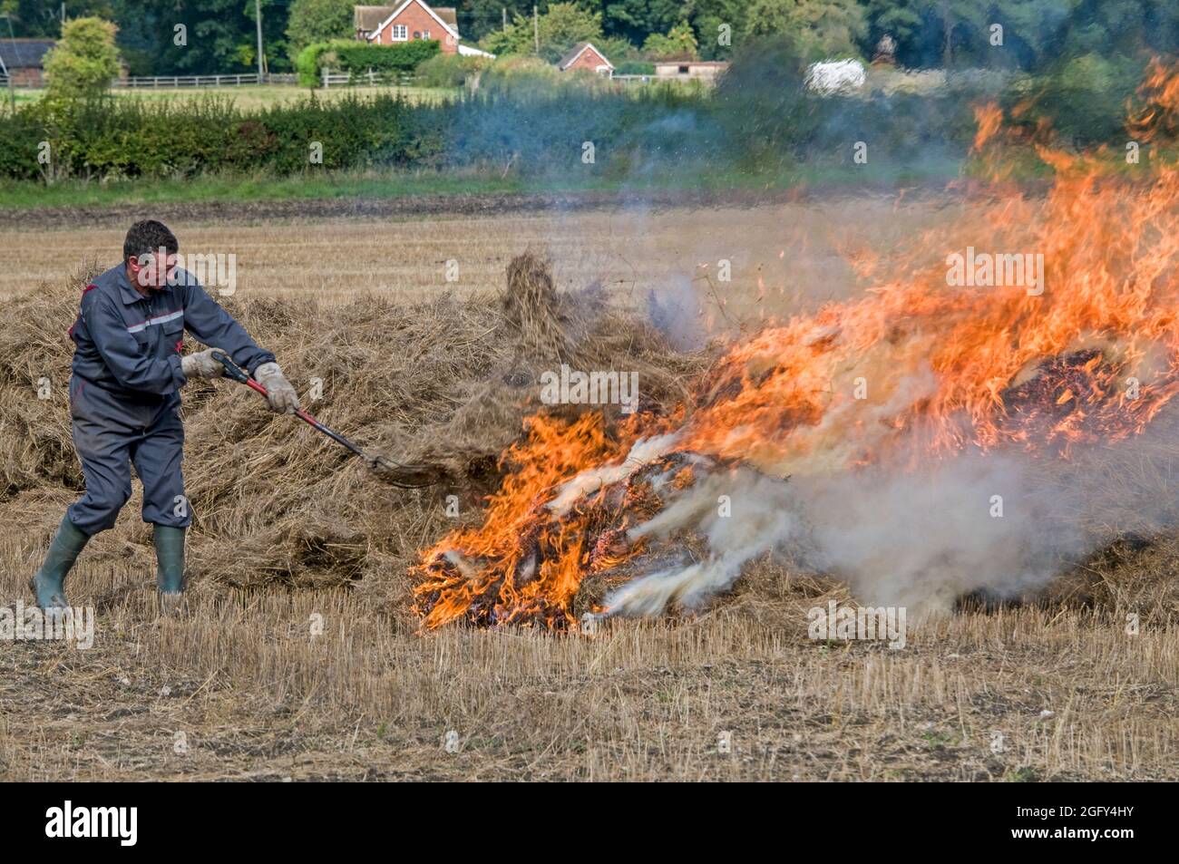 Hay burning hi-res stock photography and images - Alamy