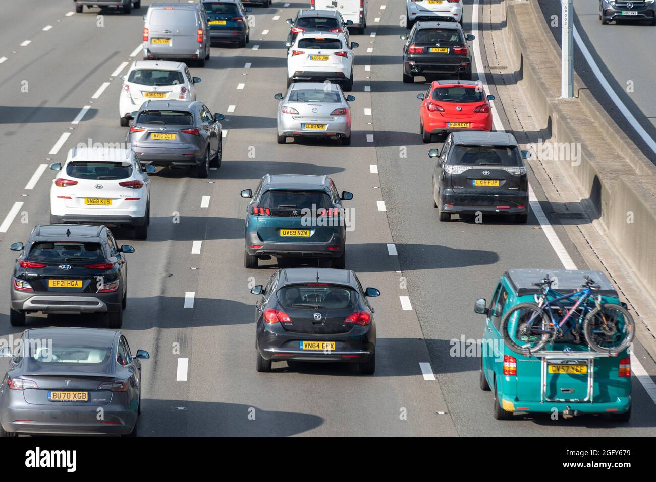 Longford, London, UK. 27th Aug, 2021. The get-away for the long weekend ...