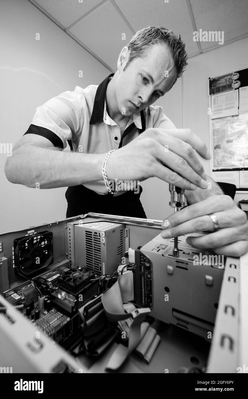 Computer africa fix hi-res stock photography and images - Alamy