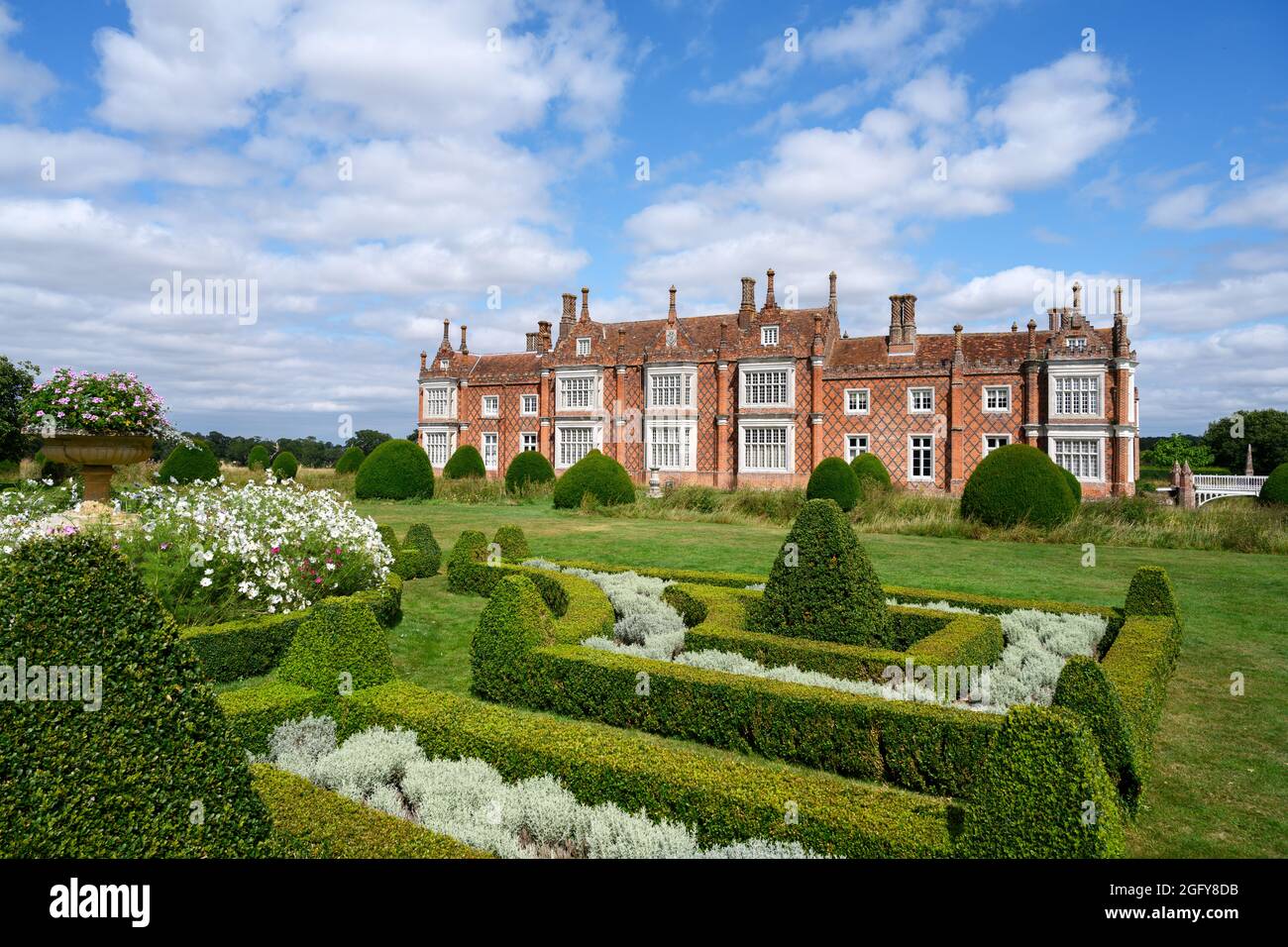 Helmingham hall hi-res stock photography and images - Alamy