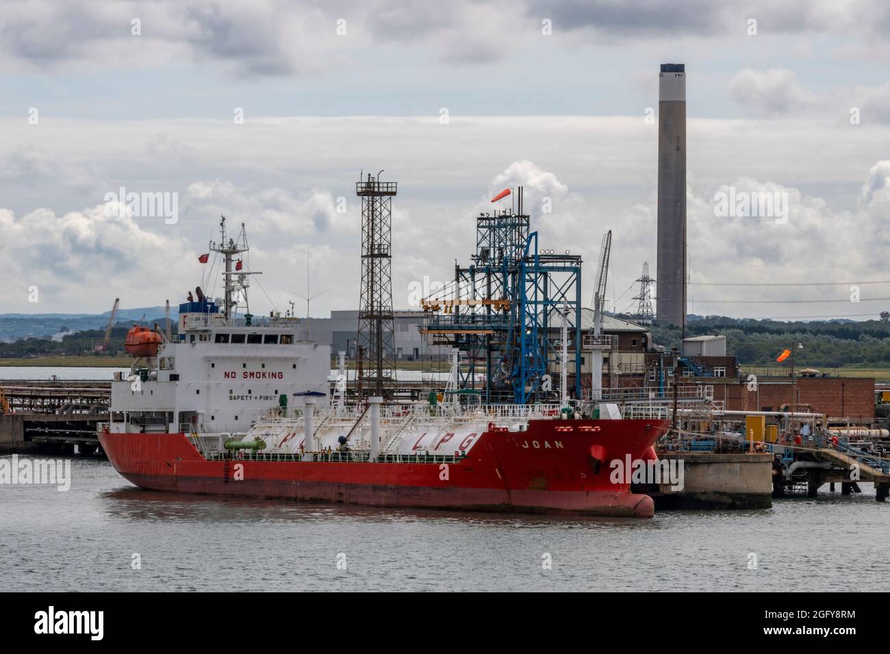 Fawley marine terminal hi-res stock photography and images - Alamy