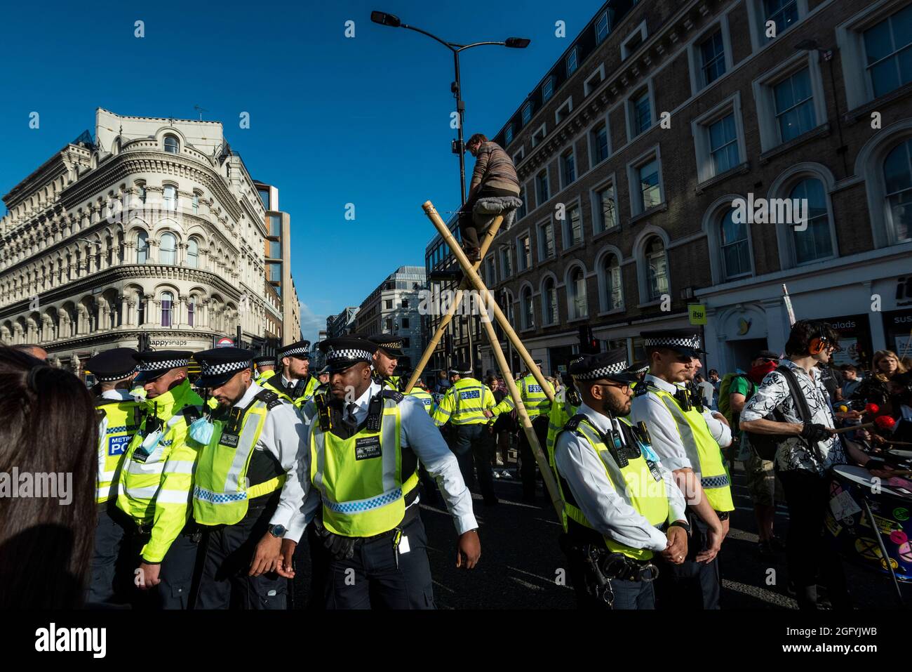 Police station scaffolding hi-res stock photography and images - Alamy