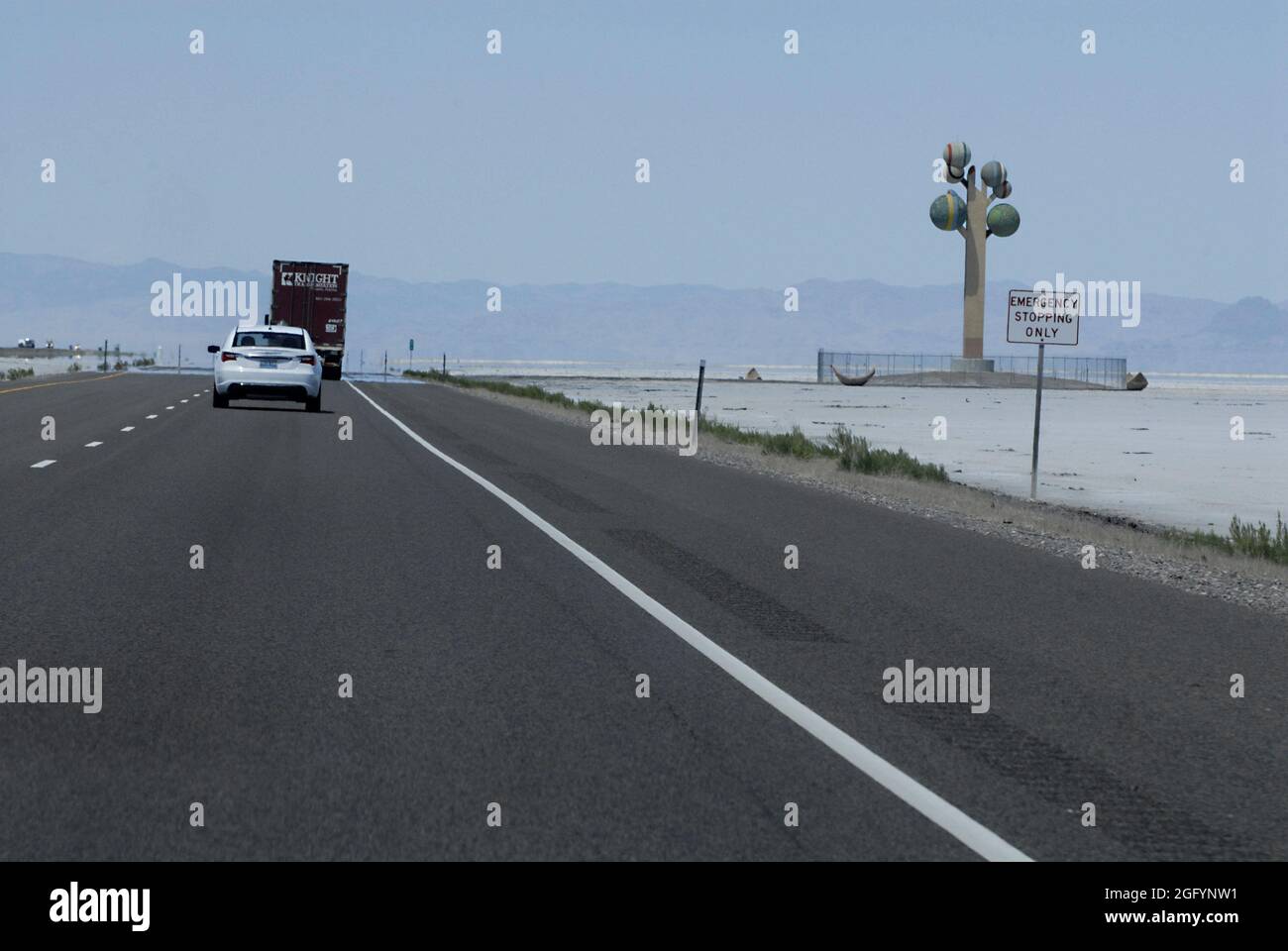 INTER STATE FREE WAY/UTAH E /USA American trafic on intern state free ...
