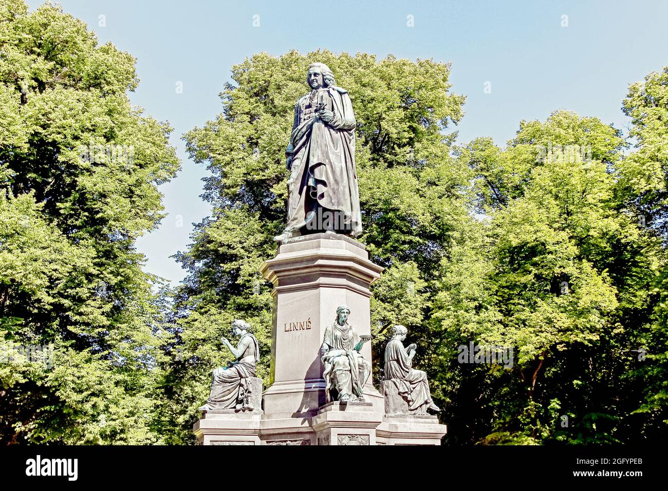 Statue of carl linnaeus hi-res stock photography and images - Alamy