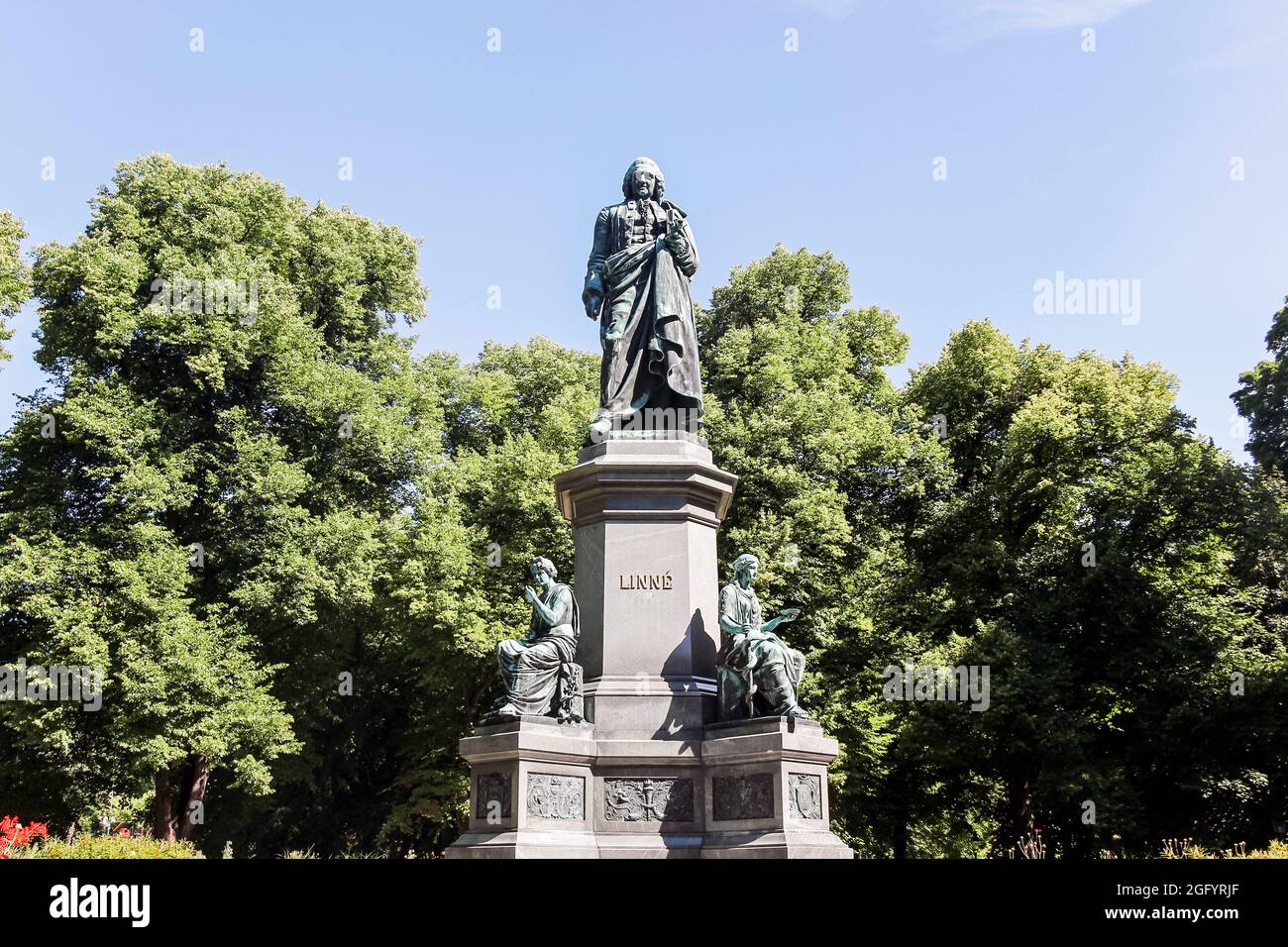 Statue of carl linnaeus hi-res stock photography and images - Alamy