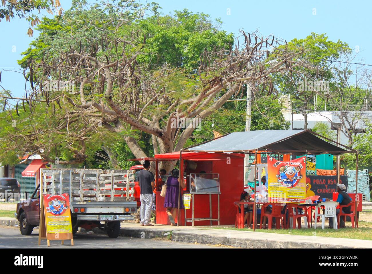 Stall selling fried chicken, Merida Mexico Stock Photo - Alamy