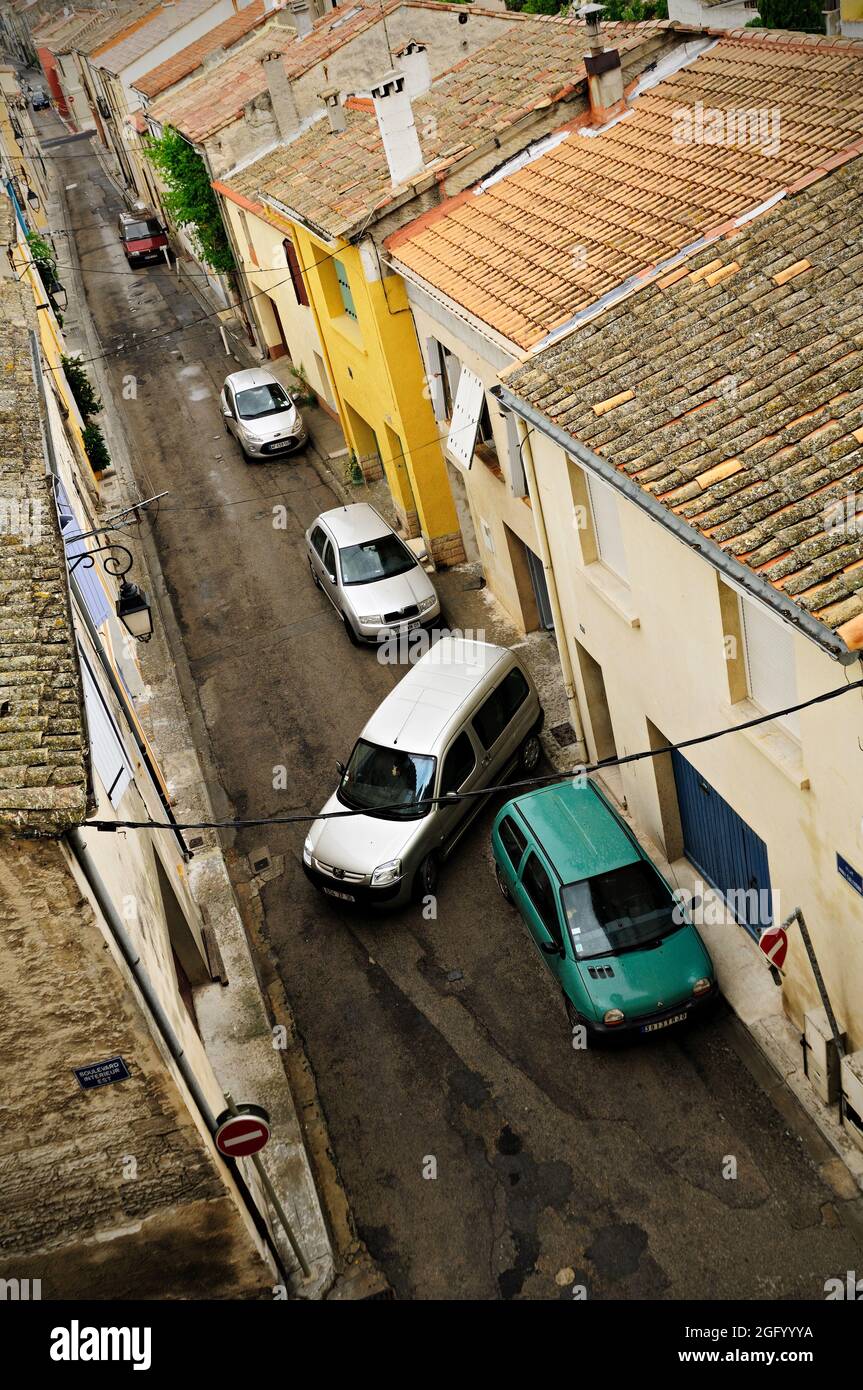 Narrow street car hi-res stock photography and images - Alamy