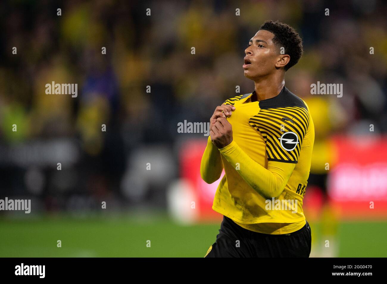 Jude bellingham dortmund goal hi-res stock photography and images - Alamy