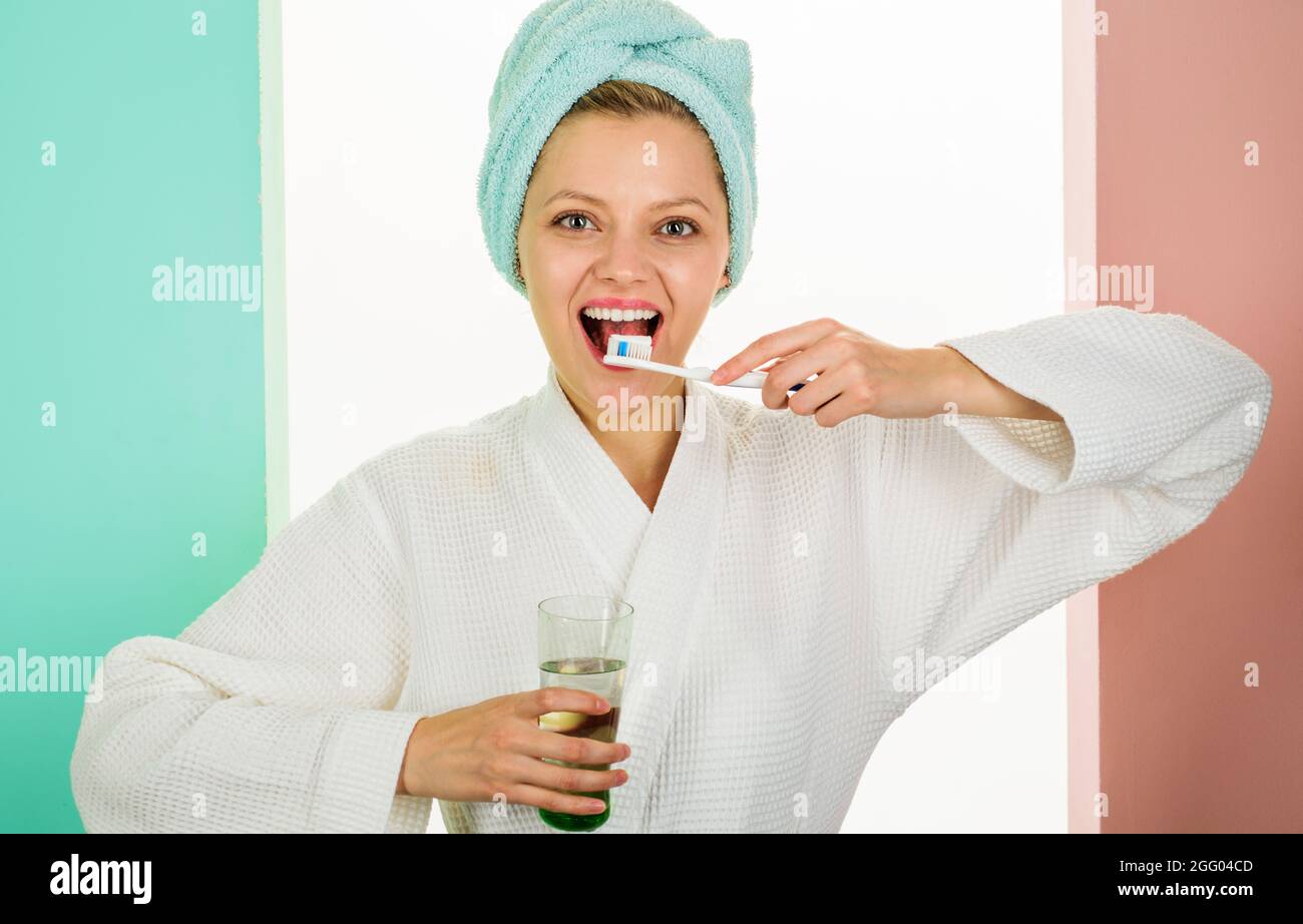 Cleaning teeth hi-res stock photography and images - Alamy