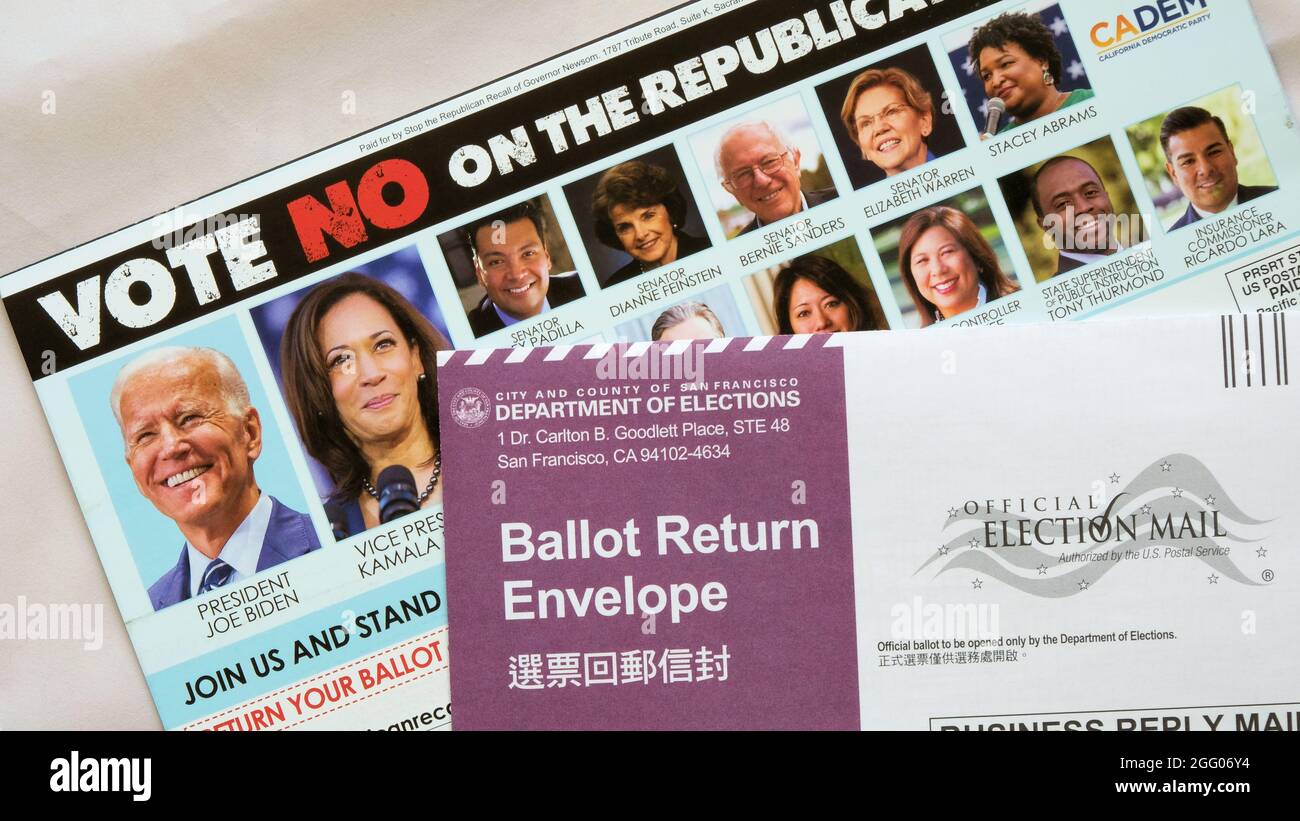 Official ballot return envelope hi-res stock photography and images - Alamy