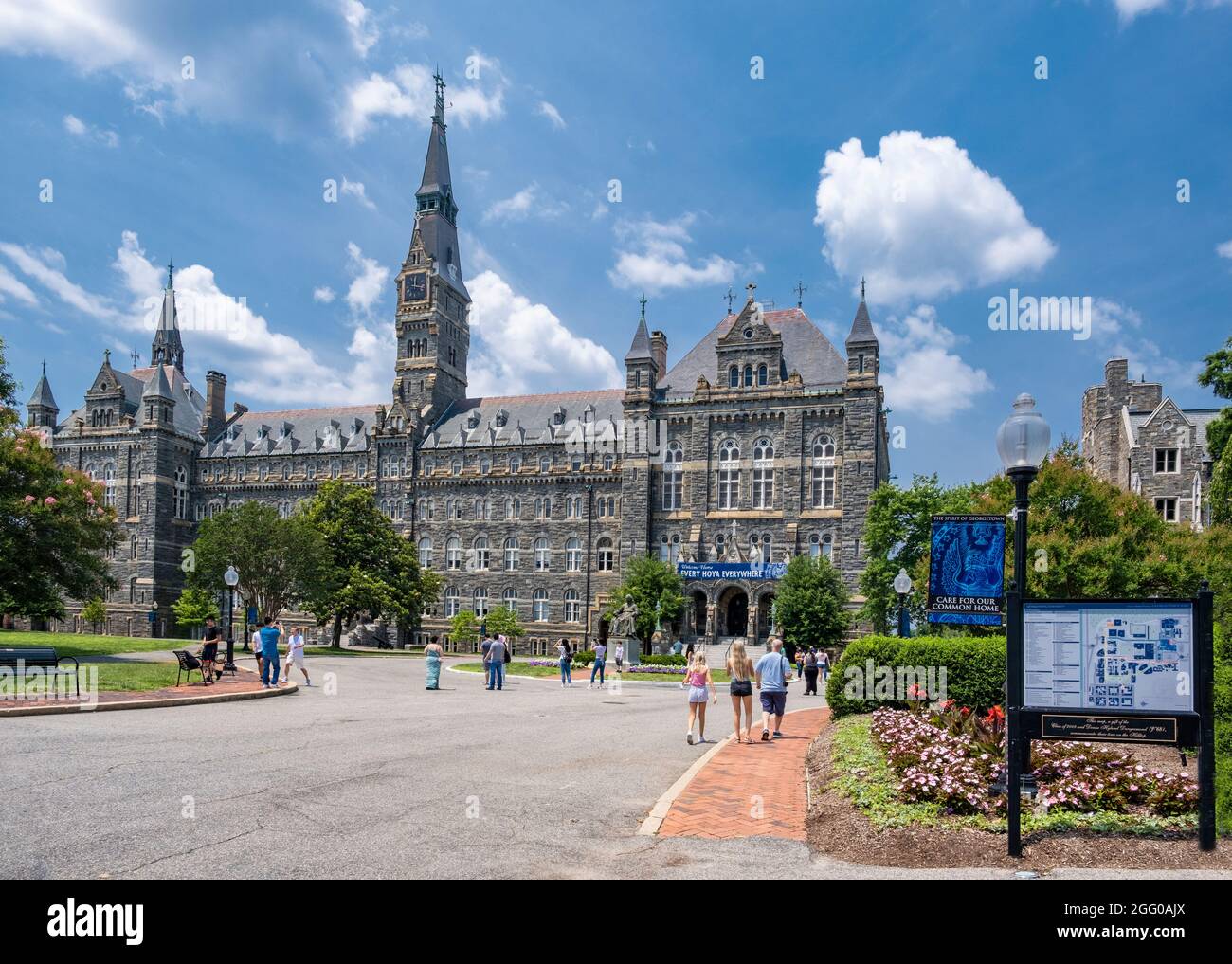 Georgetown university healy hall hi-res stock photography and images ...