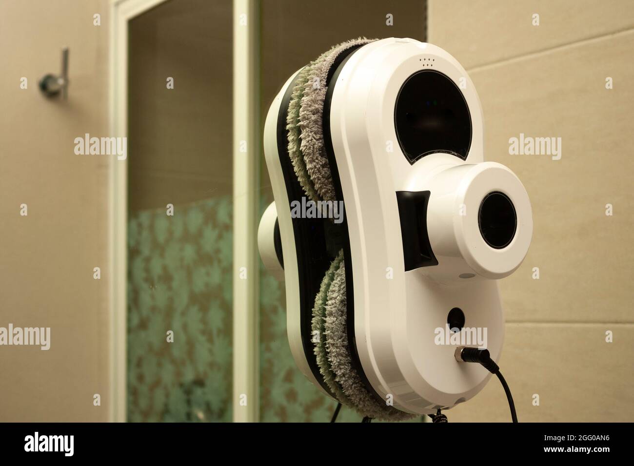 Automated robotics cleaning service for glassware working on glass and ...