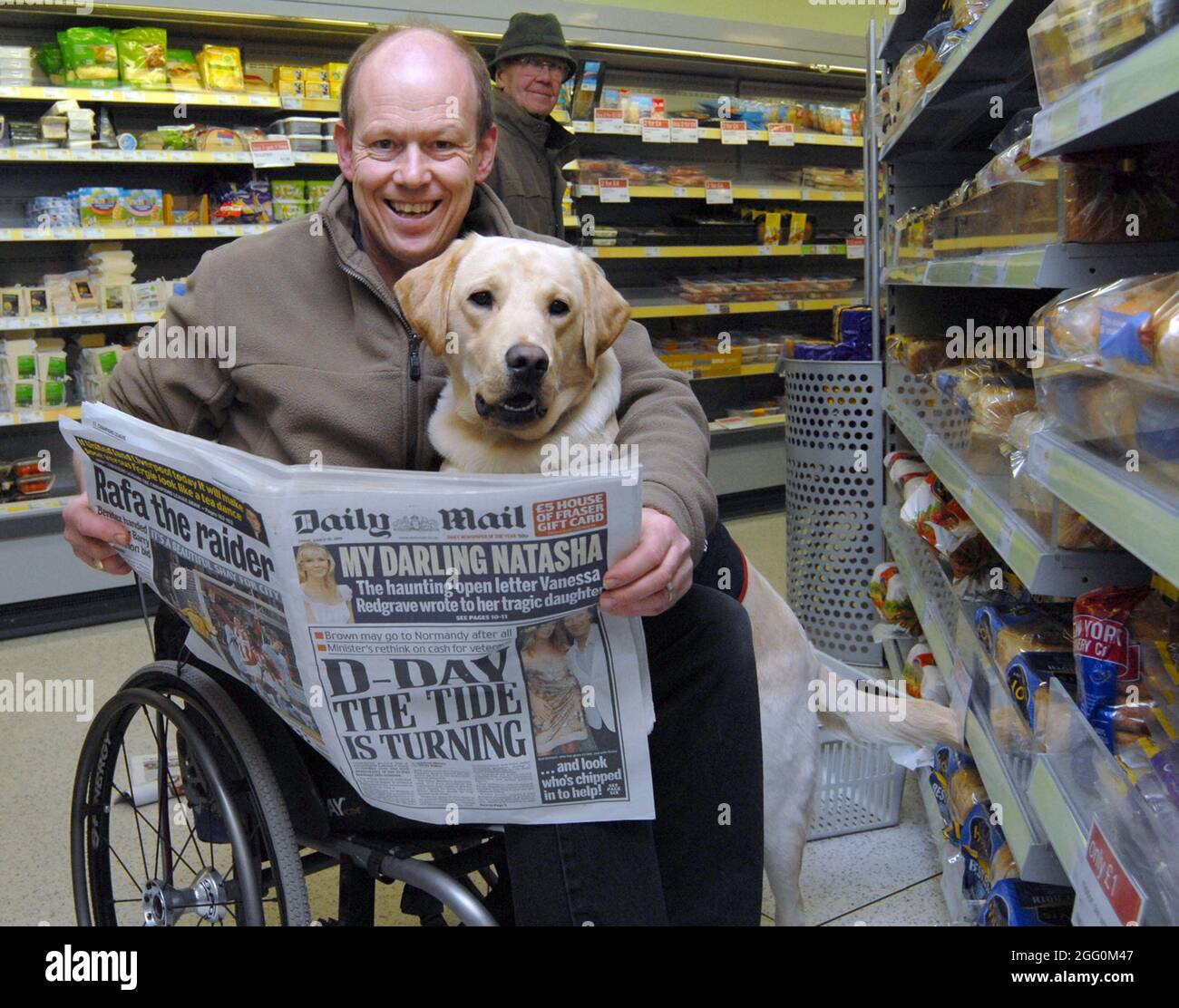 EJ KNOWS GULF WAR VICTIM ALLEN PARTON'S FAVOURITE PAPER PIC MIKE WALKER ...