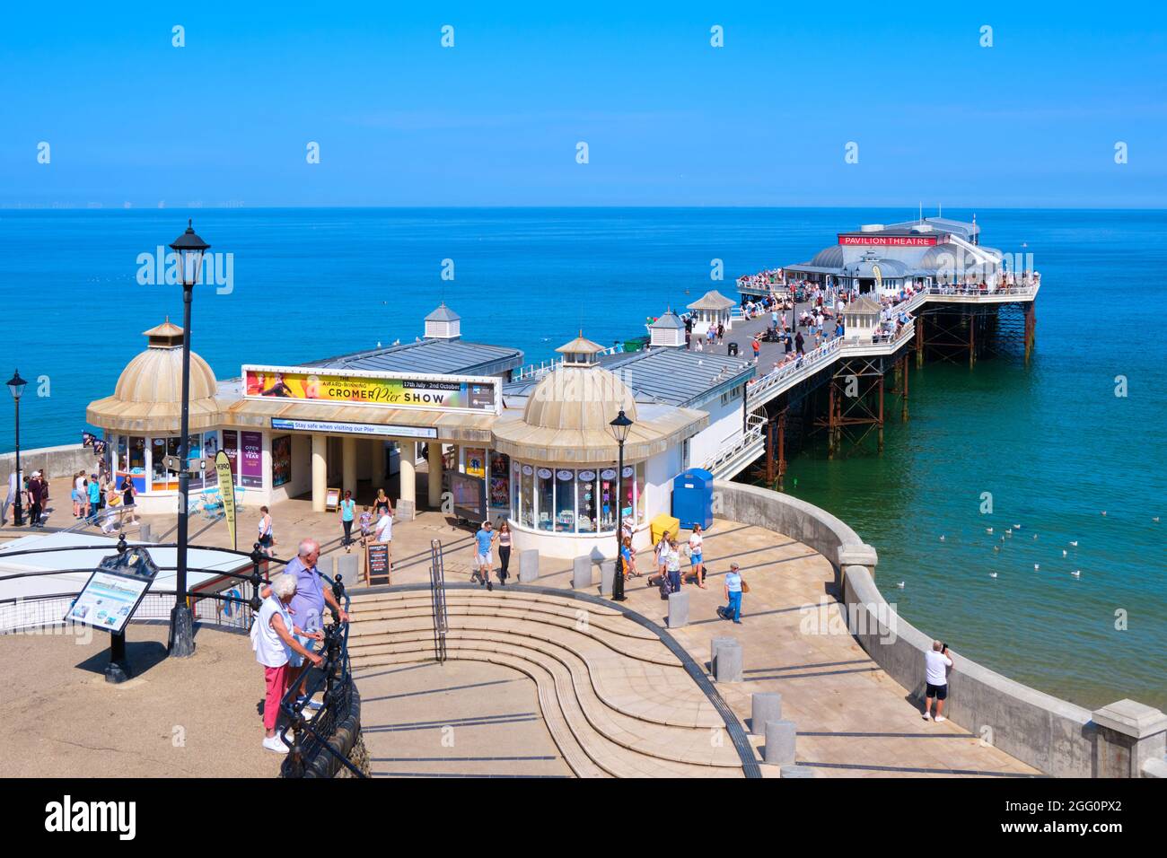 Cromer esplanade hi-res stock photography and images - Alamy