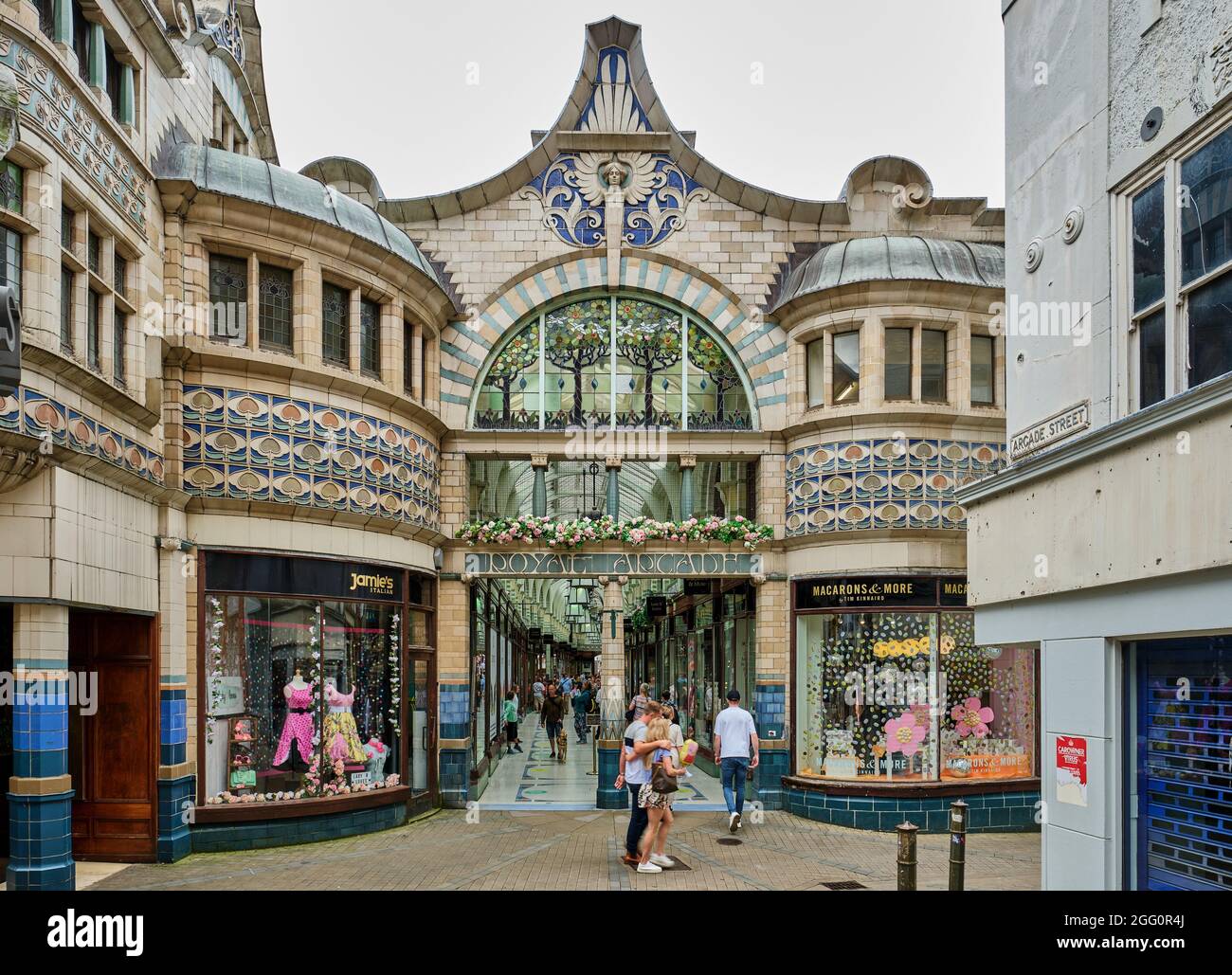 Arcade entrance hi-res stock photography and images - Alamy