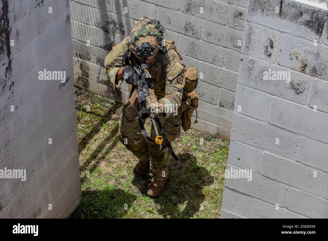 Soldiers assigned to 2nd Battalion, 35th Infantry Regiment, 3rd ...