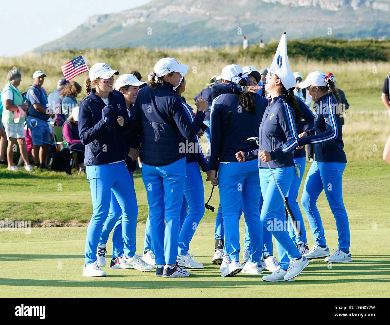 Team USA's Captain Sarah Ingram and her team on the 16th green to ...