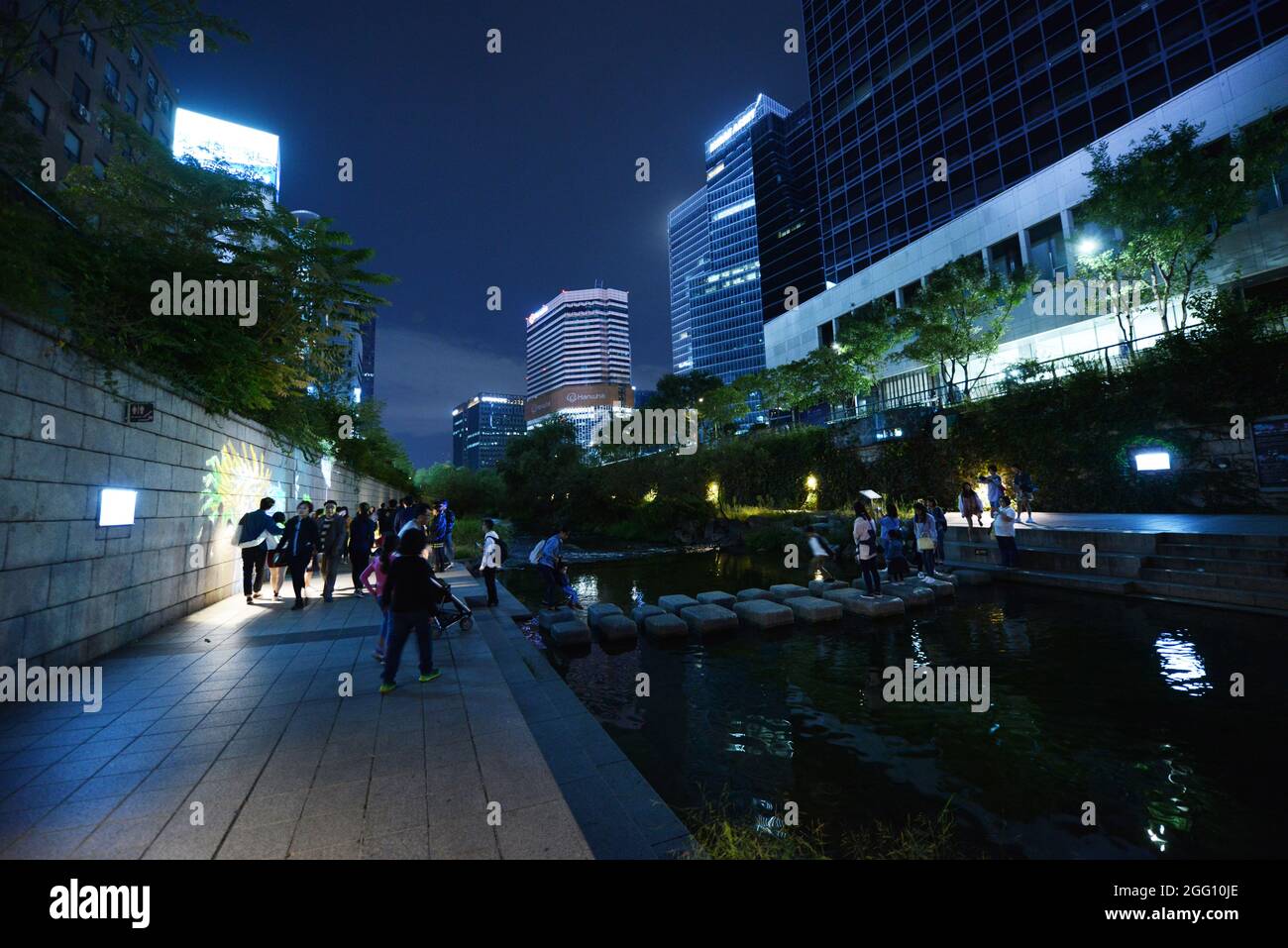 Cheonggyecheon in seoul city hi-res stock photography and images - Alamy