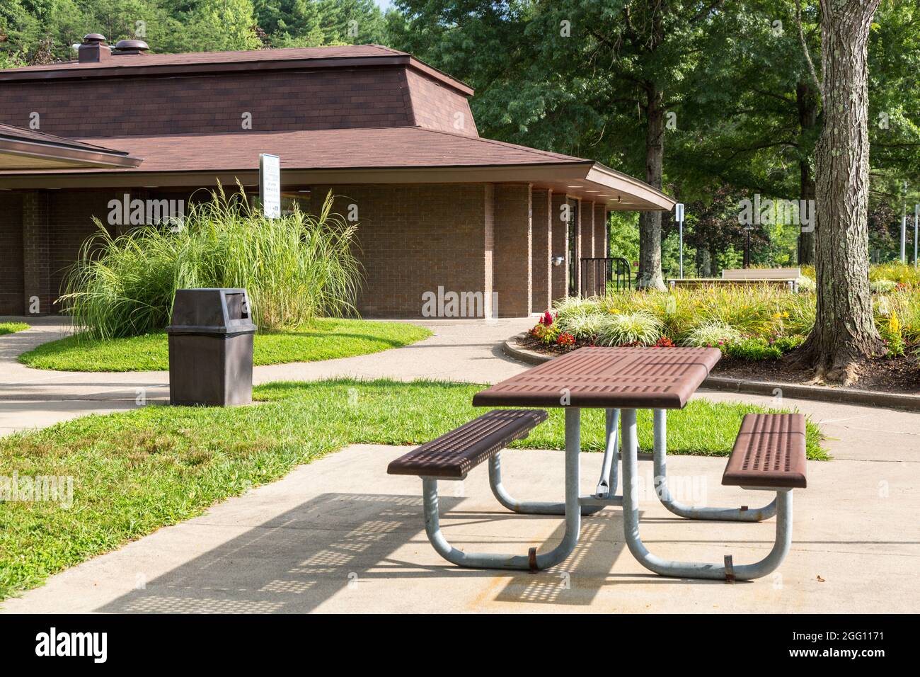 Kentucky. Roadside Rest Stop on Interstate 64 Highway Stock Photo - Alamy