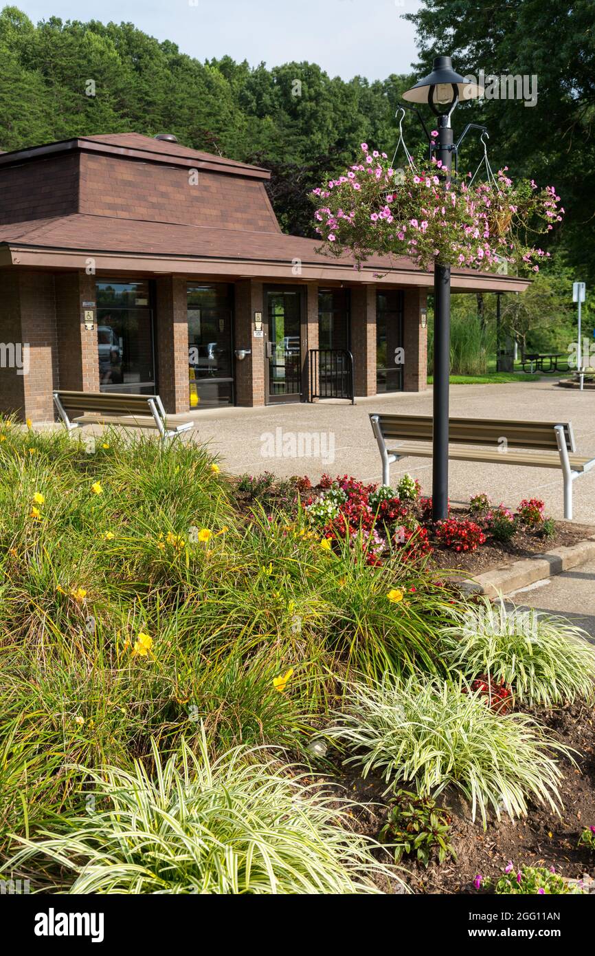 Kentucky. Roadside Rest Stop on Interstate 64 Highway Stock Photo - Alamy