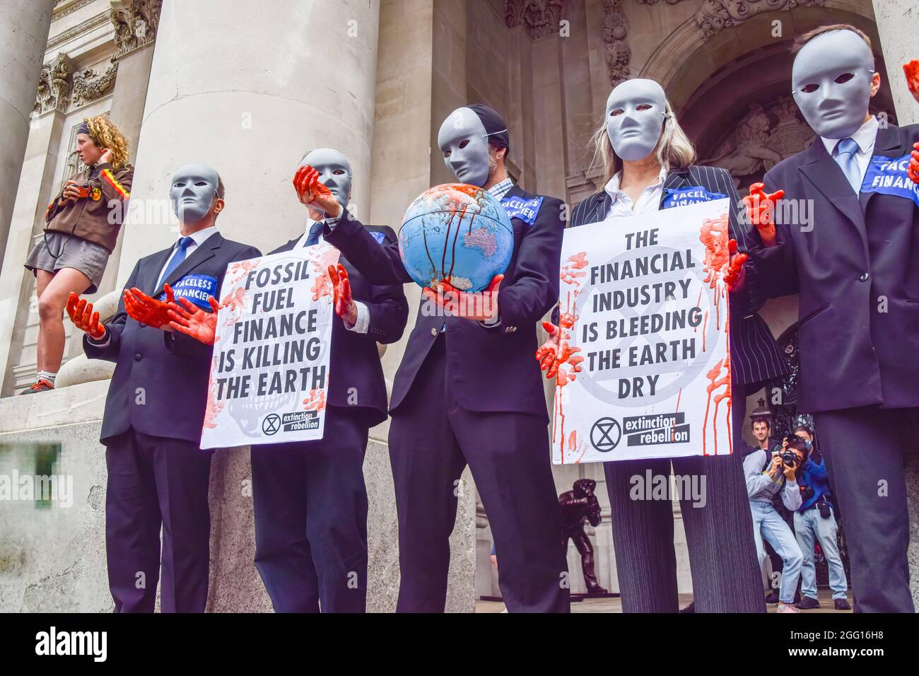 Faceless financiers hi-res stock photography and images - Alamy