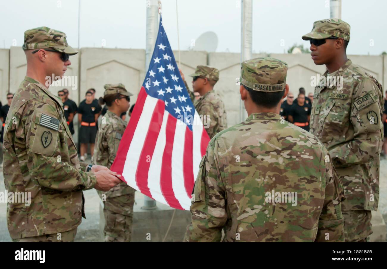 Soldiers from the 3rd Squadron, 4th Cavalry Regiment, 3rd Brigade, 25th ...