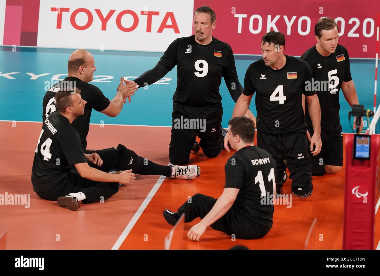 Sitting volleyball hi-res stock photography and images - Alamy